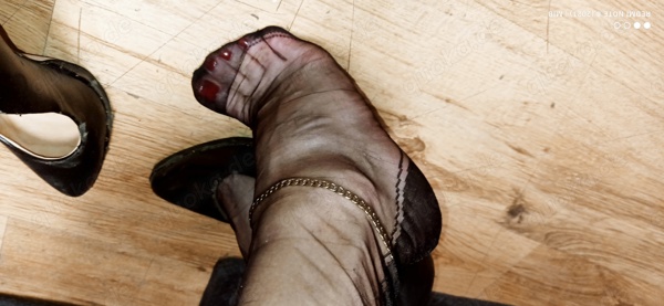 Nahtnylons, RHT High Heels in Berlin - Getragene Wäsche