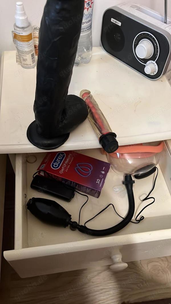 Paar sucht zuverlässige Dienerin in Berlin - BDSM