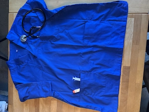 Reifer Doktor (52) sucht zart gebaute, devote Patientin mit Daddy ...